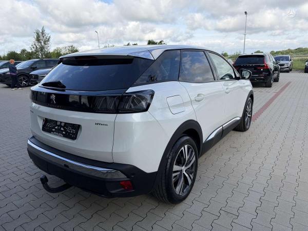 White Peugeot 3008 2022 in Siauliai, with an engine capacity of 1.60 L and mileage of 151 thousand km for 17990 €, photo 8 on AUTOMOTO.COM.LV