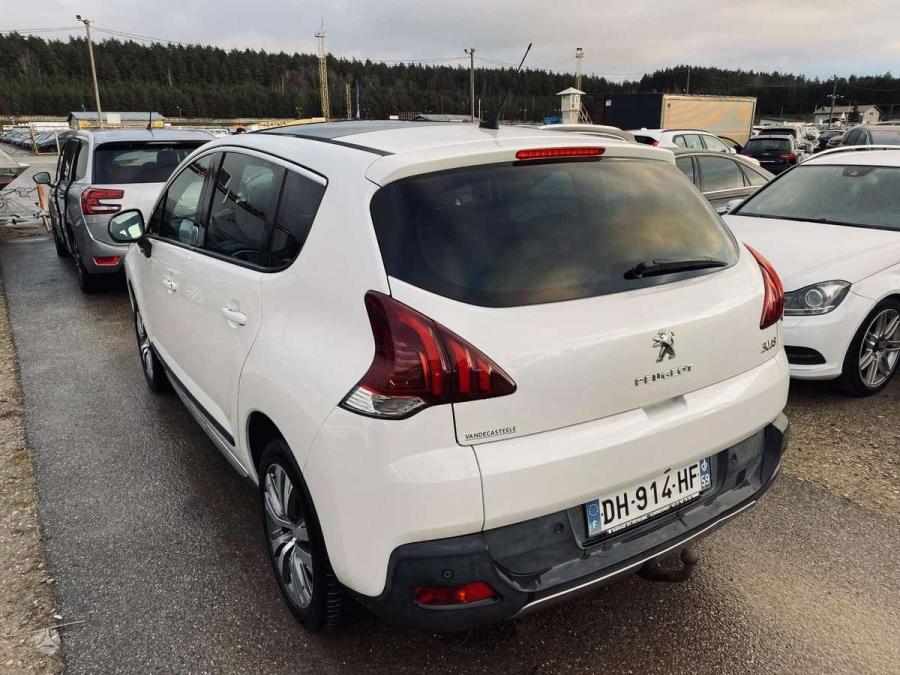 White Peugeot 3008 2015 in Vilnius, with an engine capacity of 0.00 L and mileage of 200 thousand km for 5670 €, photo 8 on AUTOMOTO.COM.LV