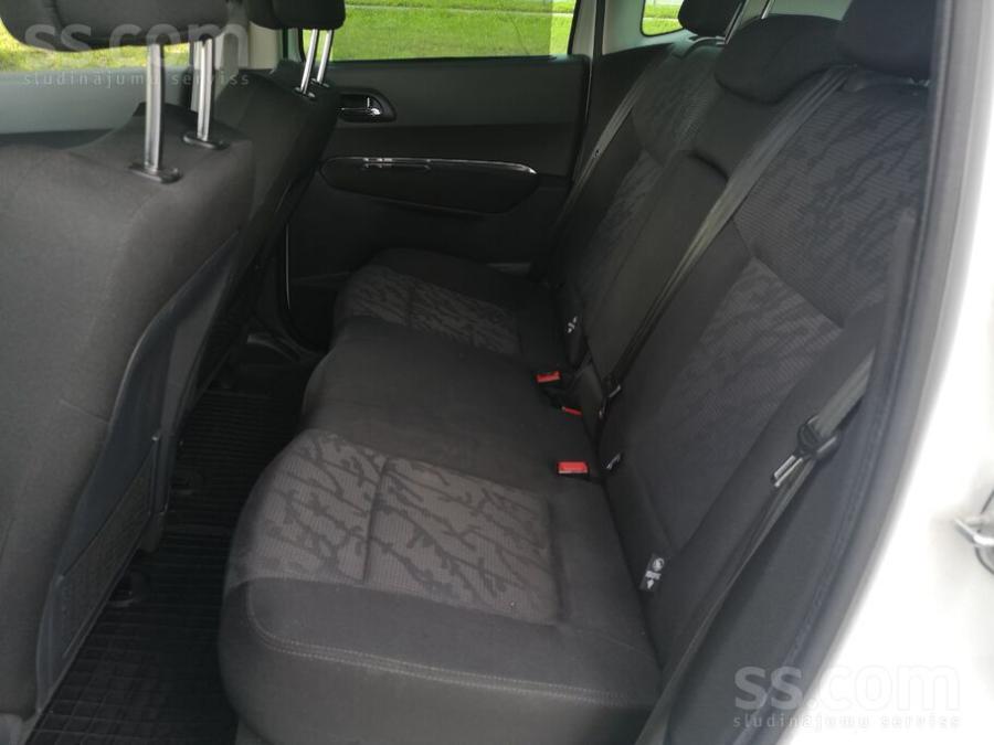 Balts Peugeot 3008 2010 Rīga, ar dzinēja tilpumu 1.60 L un nobraukumu 0 tūkst. km par 2990 €, foto 12 vietnē AUTOMOTO.COM.LV