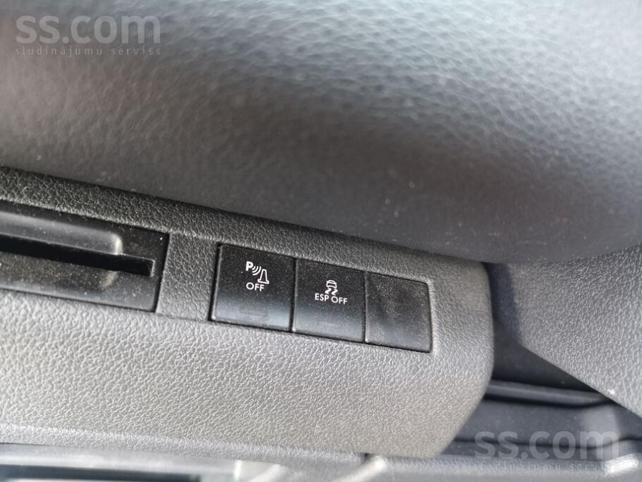 Balts Peugeot 3008 2010 Rīga, ar dzinēja tilpumu 1.60 L un nobraukumu 0 tūkst. km par 2990 €, foto 18 vietnē AUTOMOTO.COM.LV