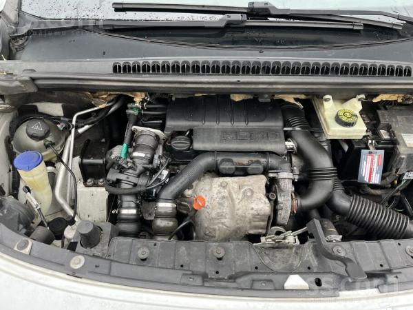 White Peugeot 3008 2010 in Daugavpils, with an engine capacity of 1.60 L and mileage of 290 thousand km for 3500 €, photo 9 on AUTOMOTO.COM.LV