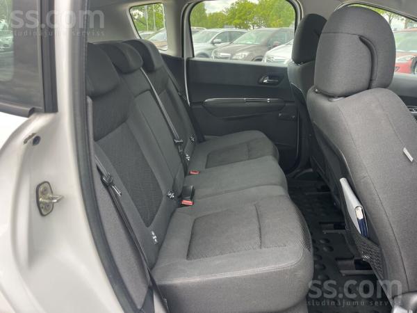 Balts Peugeot 3008 2013 Valmiera, ar dzinēja tilpumu 1.60 L un nobraukumu 0 tūkst. km par 3900 €, foto 9 vietnē AUTOMOTO.COM.LV
