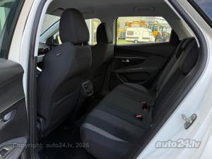 Balts Peugeot 3008 2017 Tallina, ar dzinēja tilpumu 1.20 L un nobraukumu 151 tūkst. km par 9990 €, foto 13 vietnē AUTOMOTO.COM.LV