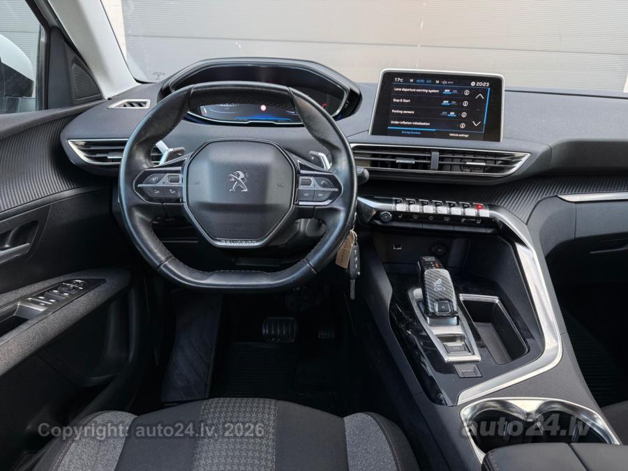 Balts Peugeot 3008 2017 Tallina, ar dzinēja tilpumu 1.20 L un nobraukumu 151 tūkst. km par 9990 €, foto 14 vietnē AUTOMOTO.COM.LV