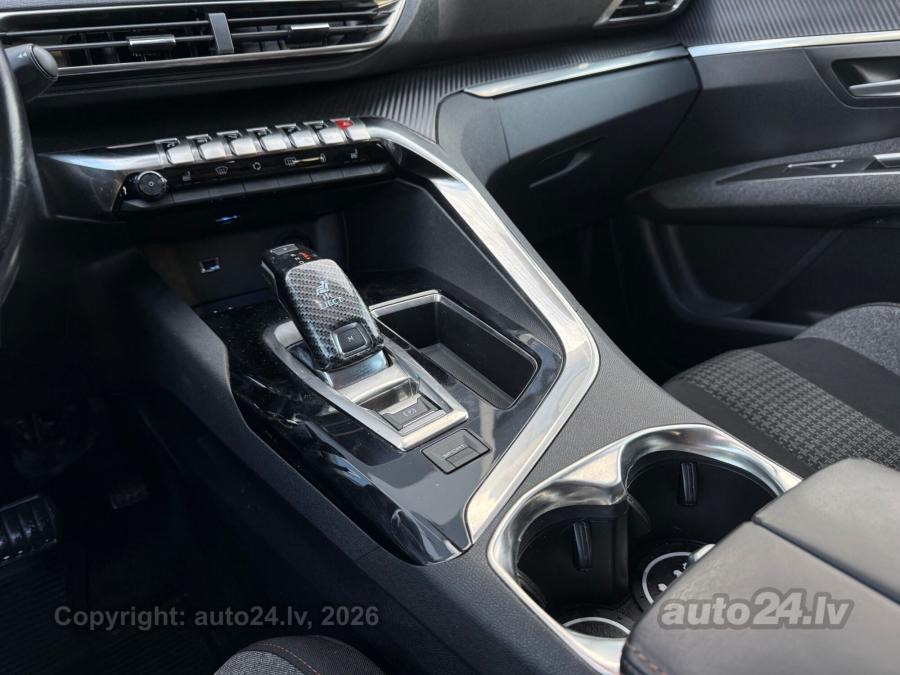 Balts Peugeot 3008 2017 Tallina, ar dzinēja tilpumu 1.20 L un nobraukumu 151 tūkst. km par 9990 €, foto 15 vietnē AUTOMOTO.COM.LV