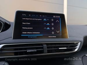 Balts Peugeot 3008 2017 Tallina, ar dzinēja tilpumu 1.20 L un nobraukumu 151 tūkst. km par 9990 €, foto 18 vietnē AUTOMOTO.COM.LV