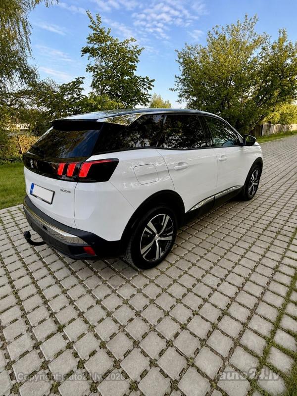 White Peugeot 3008 2018 in Tallinn, with an engine capacity of 1.20 L and mileage of 143 thousand km for 12750 €, photo 5 on AUTOMOTO.COM.LV
