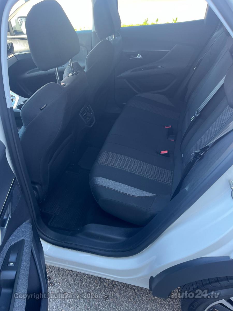 Balts Peugeot 3008 2018 Kuresāre, ar dzinēja tilpumu 1.20 L un nobraukumu 65 tūkst. km par 13900 €, foto 12 vietnē AUTOMOTO.COM.LV