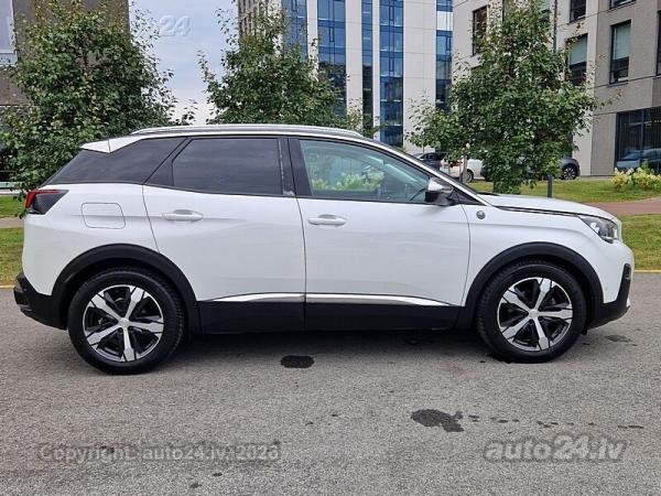White Peugeot 3008 2018 in Tallinn, with an engine capacity of 1.20 L and mileage of 152 thousand km for 13990 €, photo 5 on AUTOMOTO.COM.LV