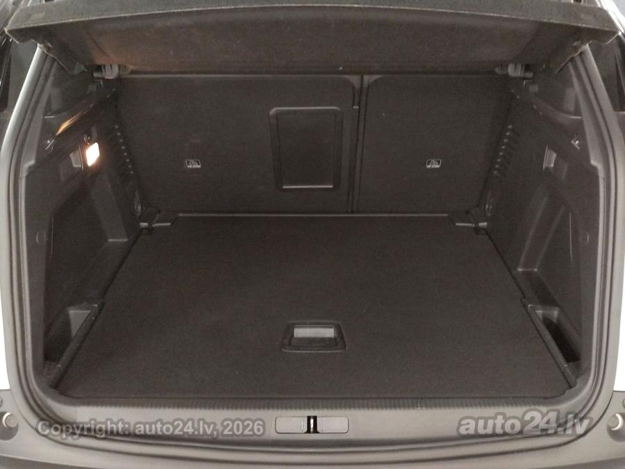 White Peugeot 3008 2021 in Tallinn, with an engine capacity of 1.50 L and mileage of 81 thousand km for 19990 €, photo 9 on AUTOMOTO.COM.LV