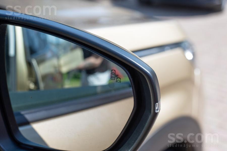 Yellow Peugeot 3008 2018 in Riga, with an engine capacity of 1.50 L and mileage of 153 thousand km for 14000 €, photo 7 on AUTOMOTO.COM.LV