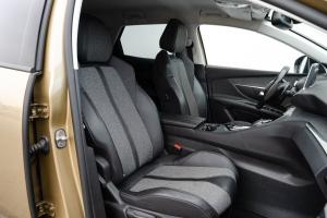 Yellow Peugeot 3008 2018 in Riga, with an engine capacity of 1.60 L and mileage of 117 thousand km for 12500 €, photo 7 on AUTOMOTO.COM.LV
