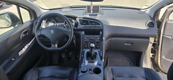 Yellow Peugeot 3008 2012 in Taurage, with an engine capacity of 2.00 L and mileage of 257 thousand km for 3800 €, photo 9 on AUTOMOTO.COM.LV