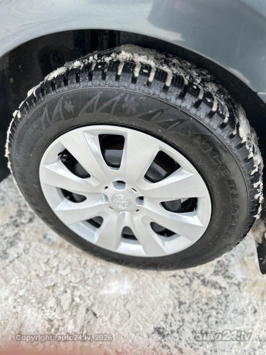 Pelēks Peugeot 301 2013 Tallina, ar dzinēja tilpumu 1.20 L un nobraukumu 186 tūkst. km par 1300 €, foto 18 vietnē AUTOMOTO.COM.LV