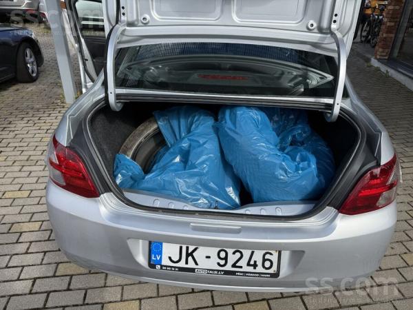 Grey Peugeot 301 2013 in Talsi, with an engine capacity of 1.60 L and mileage of 135 thousand km for 3550 €, photo 6 on AUTOMOTO.COM.LV