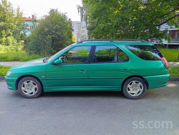 Green Peugeot 306 2000 in Riga, with an engine capacity of 2.00 L and mileage of 250 thousand km for 400 €, photo 3 on AUTOMOTO.COM.LV