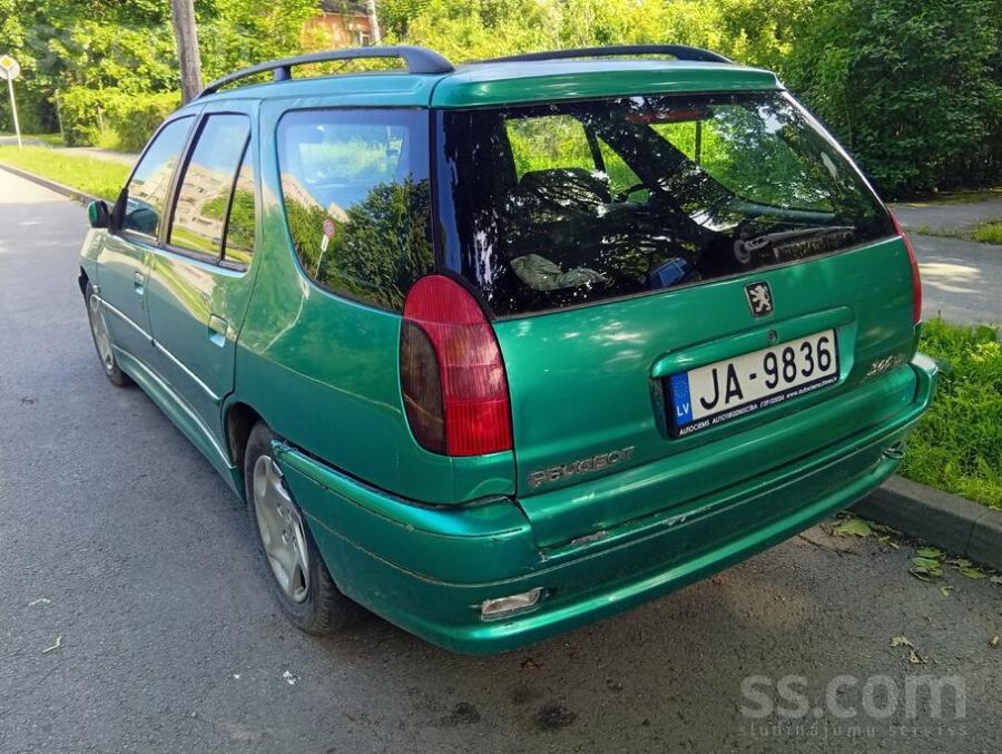 Green Peugeot 306 2000 in Riga, with an engine capacity of 2.00 L and mileage of 250 thousand km for 400 €, photo 5 on AUTOMOTO.COM.LV