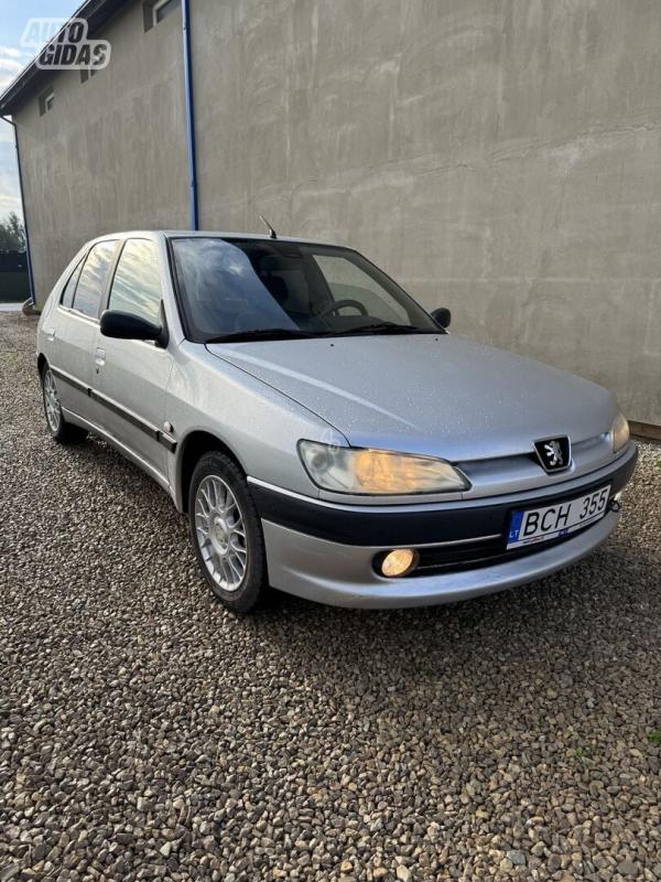Grey Peugeot 306 2000 in Siauliai, with an engine capacity of 2.00 L and mileage of 260 thousand km for 750 €, photo 1 on AUTOMOTO.COM.LV