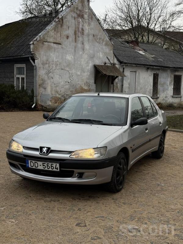 Grey Peugeot 306 1997 in Kuldiga, with an engine capacity of 1.40 L and mileage of 130 thousand km for 900 €, photo 1 on AUTOMOTO.COM.LV