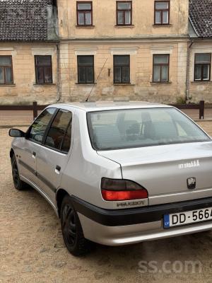 Grey Peugeot 306 1997 in Kuldiga, with an engine capacity of 1.40 L and mileage of 130 thousand km for 900 €, photo 4 on AUTOMOTO.COM.LV