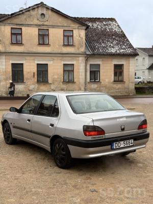 Grey Peugeot 306 1997 in Kuldiga, with an engine capacity of 1.40 L and mileage of 130 thousand km for 900 €, photo 5 on AUTOMOTO.COM.LV