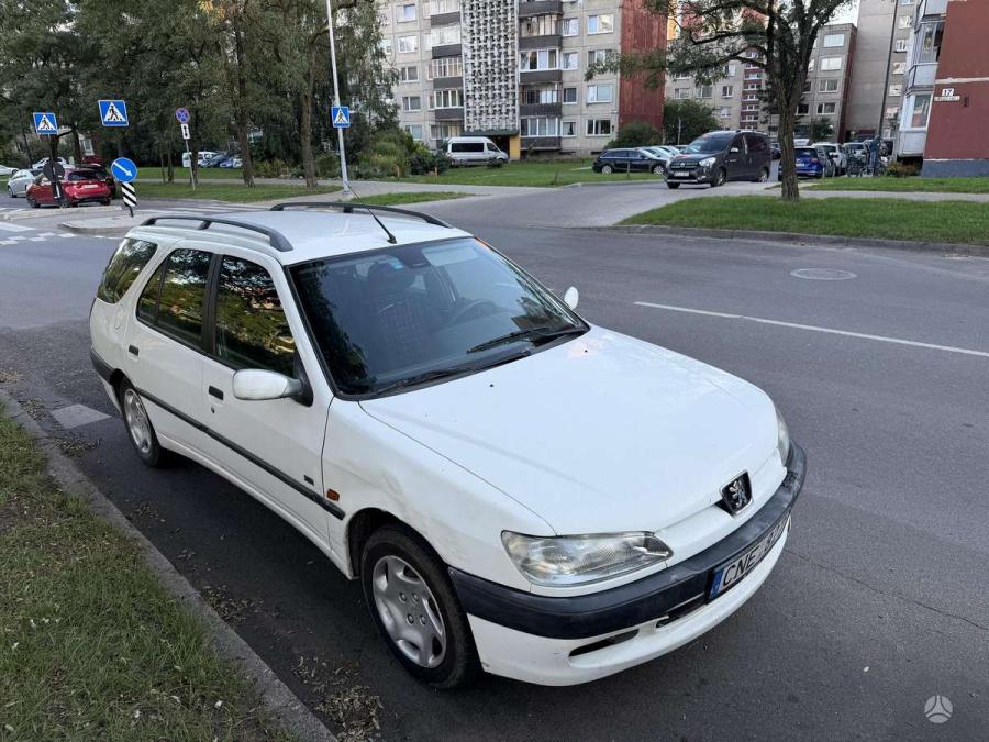 Белый Пежо 306 1998 в Вильнюс, объемом двигателя 0.00 л и пробегом 151 тыс. км за 299 €, фото 1 на AUTOMOTO.COM.LV