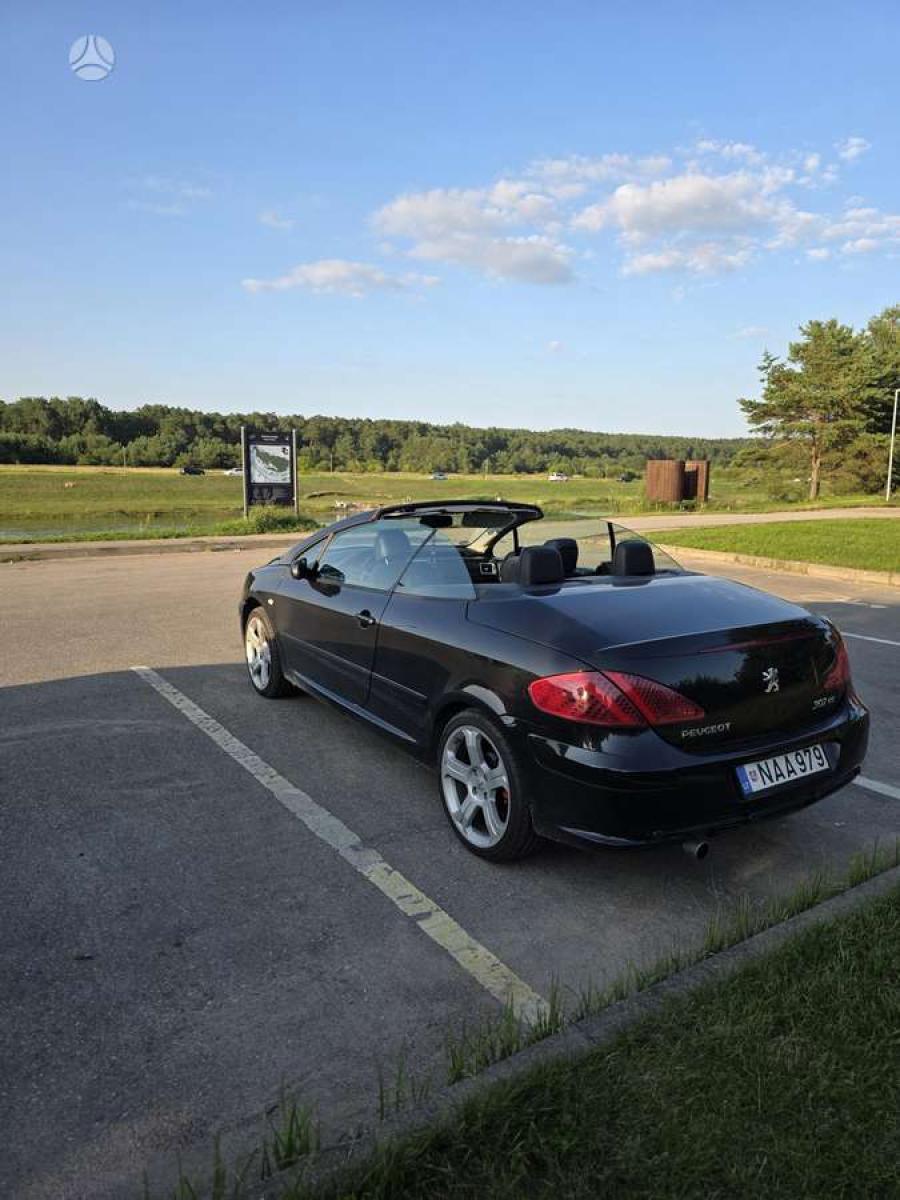 Black Peugeot 307 2004 in Kaunas, with an engine capacity of 2.00 L and mileage of 211 thousand km for 1999 €, photo 1 on AUTOMOTO.COM.LV