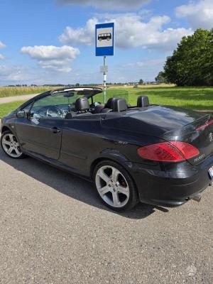 Black Peugeot 307 2004 in Kaunas, with an engine capacity of 2.00 L and mileage of 211 thousand km for 1999 €, photo 3 on AUTOMOTO.COM.LV