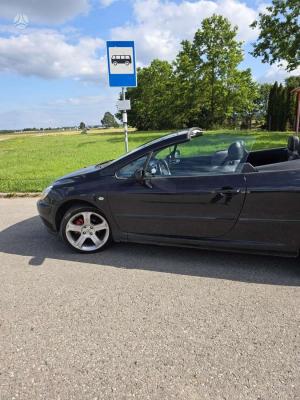 Black Peugeot 307 2004 in Kaunas, with an engine capacity of 2.00 L and mileage of 211 thousand km for 1999 €, photo 4 on AUTOMOTO.COM.LV