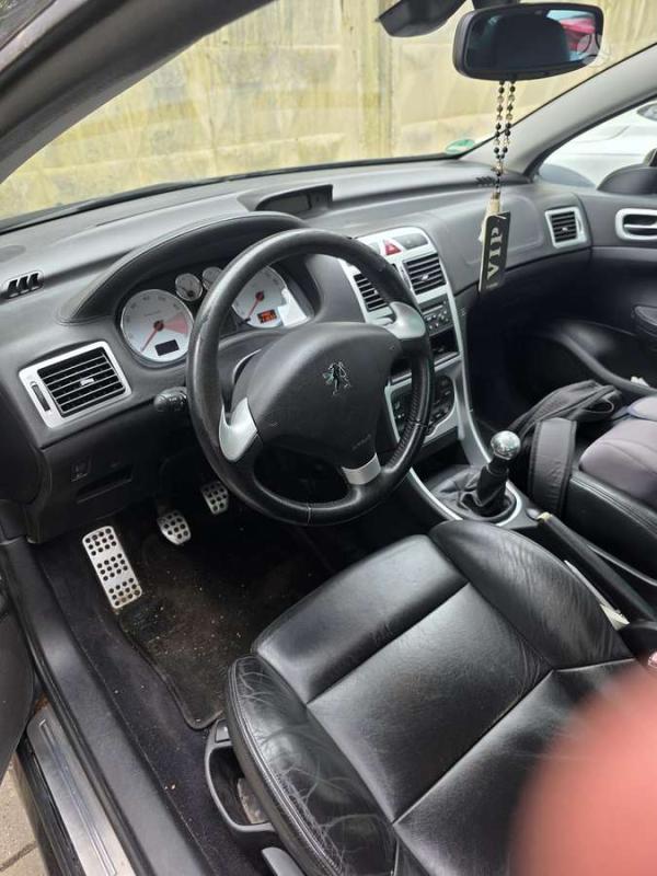 Melns Peugeot 307 2004 Kauņa, ar dzinēja tilpumu 2.00 L un nobraukumu 211 tūkst. km par 1999 €, foto 6 vietnē AUTOMOTO.COM.LV