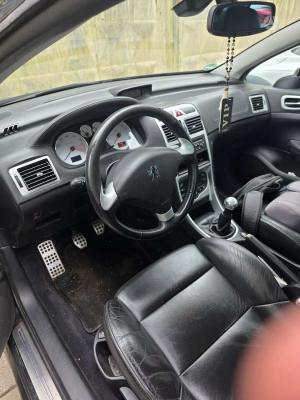 Black Peugeot 307 2004 in Kaunas, with an engine capacity of 2.00 L and mileage of 211 thousand km for 1999 €, photo 7 on AUTOMOTO.COM.LV