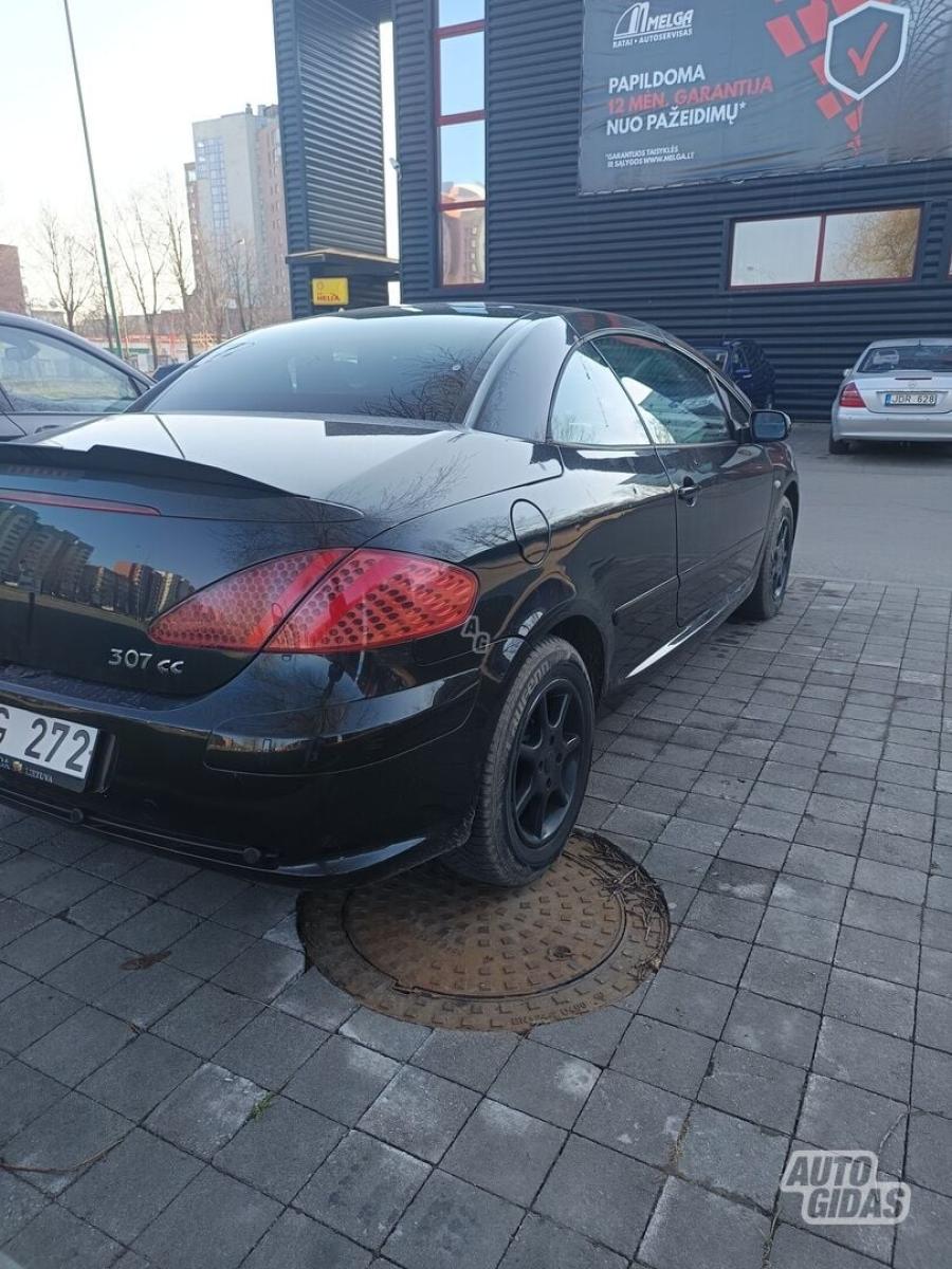 Black Peugeot 307 2005 in Klaipeda, with an engine capacity of 2.00 L and mileage of 214 thousand km for 1499 €, photo 4 on AUTOMOTO.COM.LV