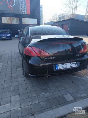 Black Peugeot 307 2005 in Klaipeda, with an engine capacity of 2.00 L and mileage of 214 thousand km for 1499 €, photo 5 on AUTOMOTO.COM.LV