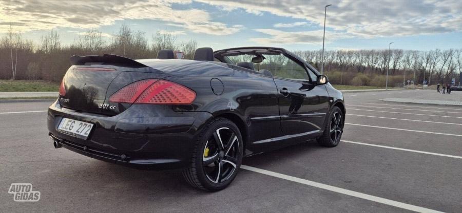 Black Peugeot 307 2005 in Klaipeda, with an engine capacity of 2.00 L and mileage of 210 thousand km for 1850 €, photo 1 on AUTOMOTO.COM.LV