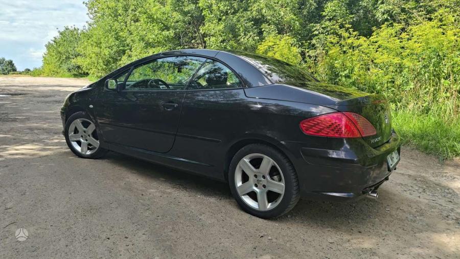 Black Peugeot 307 2005 in Vilnius, with an engine capacity of 1.59 L and mileage of 150 thousand km for 2100 €, photo 3 on AUTOMOTO.COM.LV
