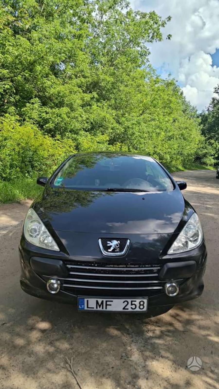 Black Peugeot 307 2005 in Vilnius, with an engine capacity of 1.59 L and mileage of 150 thousand km for 2100 €, photo 8 on AUTOMOTO.COM.LV