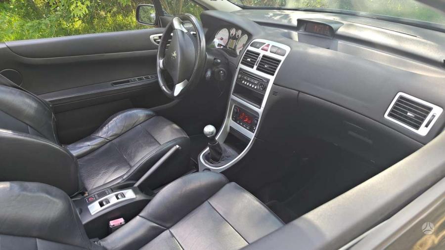 Black Peugeot 307 2005 in Vilnius, with an engine capacity of 1.59 L and mileage of 150 thousand km for 2100 €, photo 21 on AUTOMOTO.COM.LV