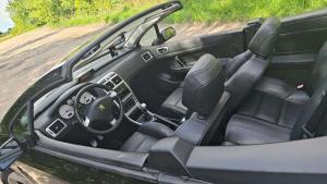 Black Peugeot 307 2005 in Vilnius, with an engine capacity of 1.59 L and mileage of 150 thousand km for 2100 €, photo 22 on AUTOMOTO.COM.LV