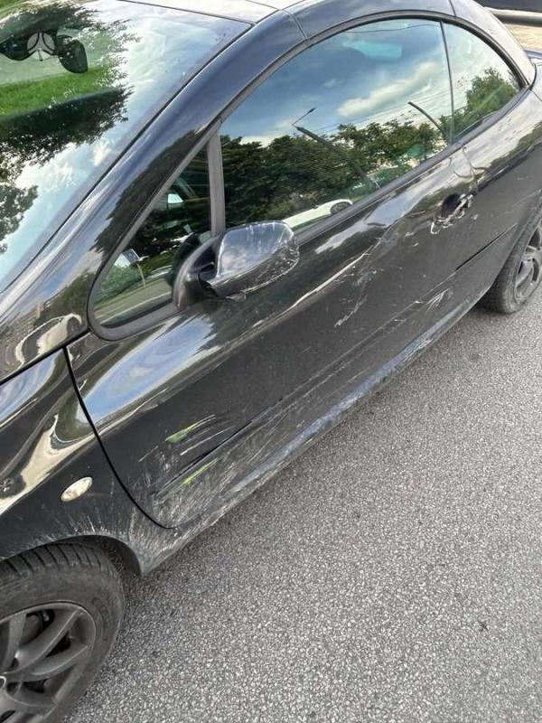 Черный Пежо 307 2005 в Вильнюс, объемом двигателя 2.00 л и пробегом 230 тыс. км за 600 €, фото 4 на AUTOMOTO.COM.LV