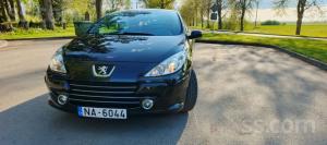 Black Peugeot 307 2007 in Jelgava, with an engine capacity of 2.00 L and mileage of 224 thousand km for 2950 €, photo 9 on AUTOMOTO.COM.LV