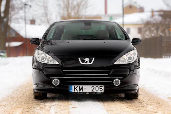 Black Peugeot 307 2007 in Jelgava, with an engine capacity of 2.00 L and mileage of 152 thousand km for 3500 €, photo 3 on AUTOMOTO.COM.LV