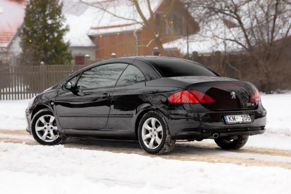 Black Peugeot 307 2007 in Jelgava, with an engine capacity of 2.00 L and mileage of 152 thousand km for 3500 €, photo 4 on AUTOMOTO.COM.LV