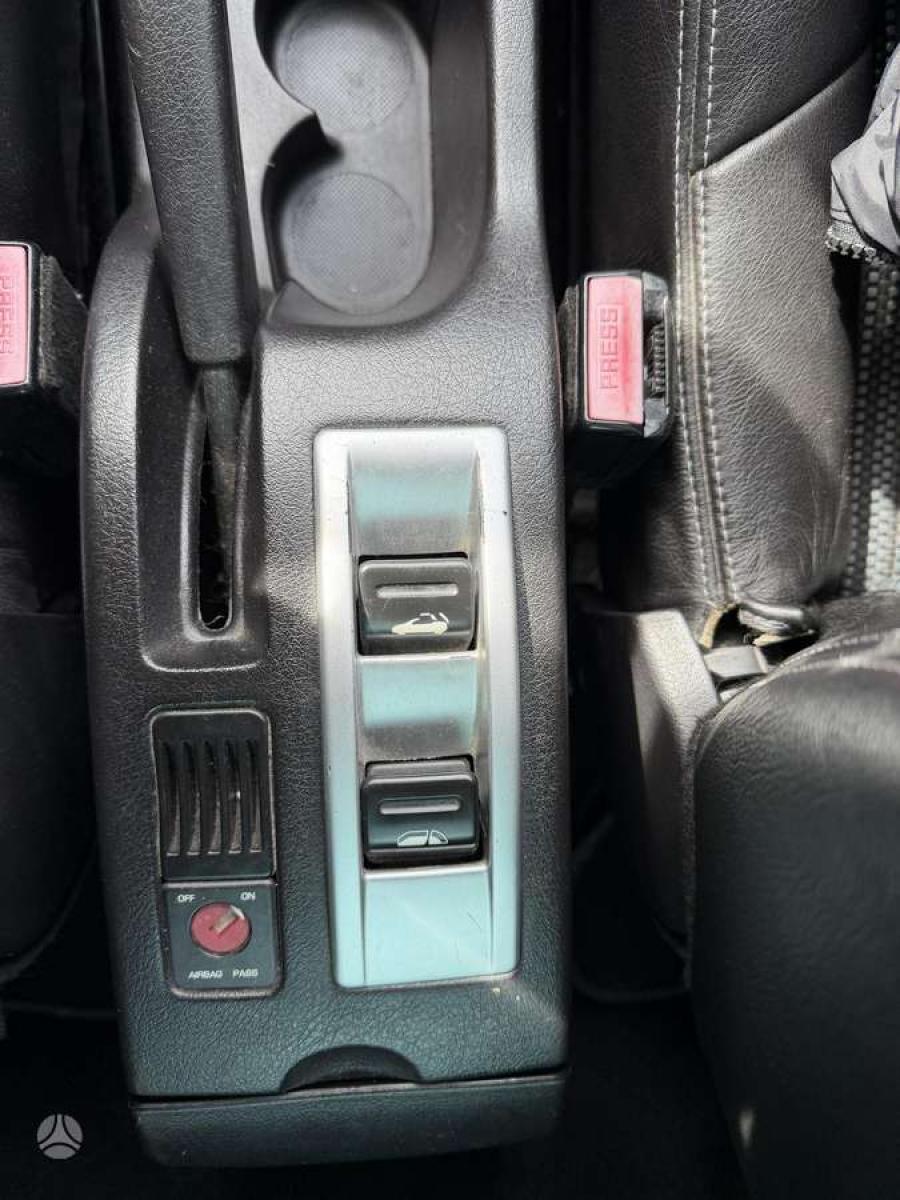 Black Peugeot 307 2008 in Naujoji Akmene, with an engine capacity of 2.00 L and mileage of 173 thousand km for 3200 €, photo 5 on AUTOMOTO.COM.LV