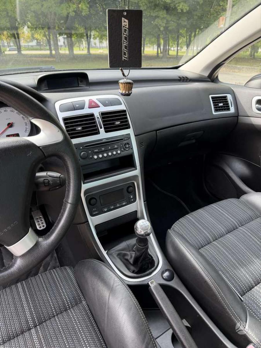 Black Peugeot 307 2008 in Naujoji Akmene, with an engine capacity of 2.00 L and mileage of 173 thousand km for 3200 €, photo 8 on AUTOMOTO.COM.LV