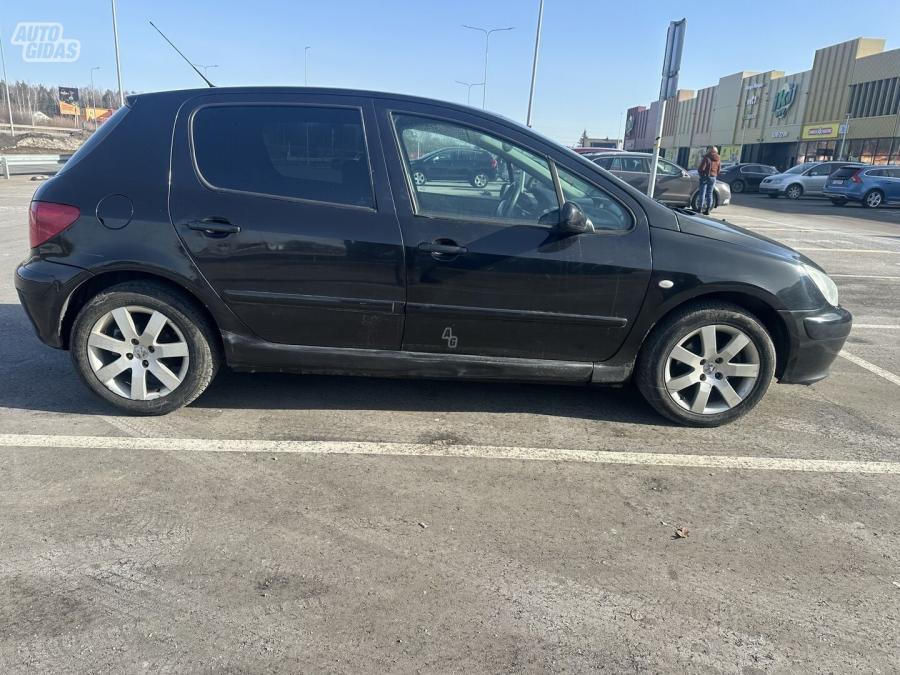 Black Peugeot 307 2003 in Kaunas, with an engine capacity of 2.00 L and mileage of 370 thousand km for 1450 €, photo 4 on AUTOMOTO.COM.LV