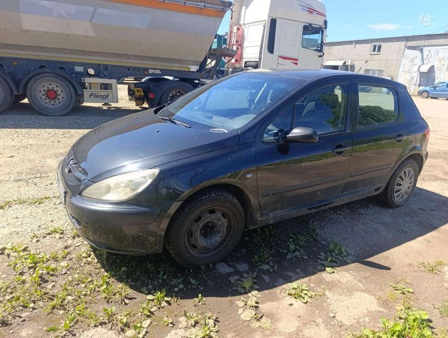Черный Пежо 307 2003 в Паневежис, объемом двигателя 2.00 л и пробегом 300 тыс. км за 320 €, фото 3 на AUTOMOTO.COM.LV