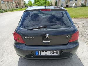 Black Peugeot 307 2004 in Vilnius, with an engine capacity of 2.00 L and mileage of 304 thousand km for 700 €, photo 7 on AUTOMOTO.COM.LV