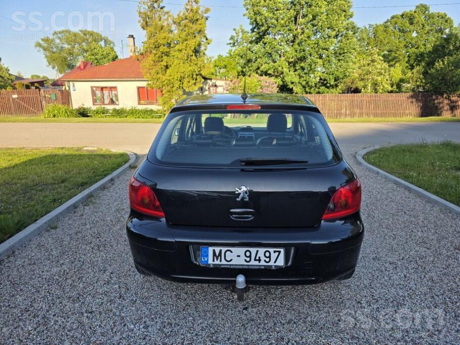Melns Peugeot 307 2004 Ventspils, ar dzinēja tilpumu 2.00 L un nobraukumu 264 tūkst. km par 1200 €, foto 8 vietnē AUTOMOTO.COM.LV