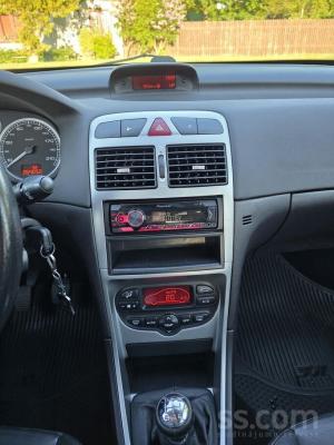 Melns Peugeot 307 2004 Ventspils, ar dzinēja tilpumu 2.00 L un nobraukumu 264 tūkst. km par 1200 €, foto 14 vietnē AUTOMOTO.COM.LV