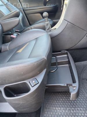Melns Peugeot 307 2004 Ventspils, ar dzinēja tilpumu 2.00 L un nobraukumu 264 tūkst. km par 1200 €, foto 16 vietnē AUTOMOTO.COM.LV